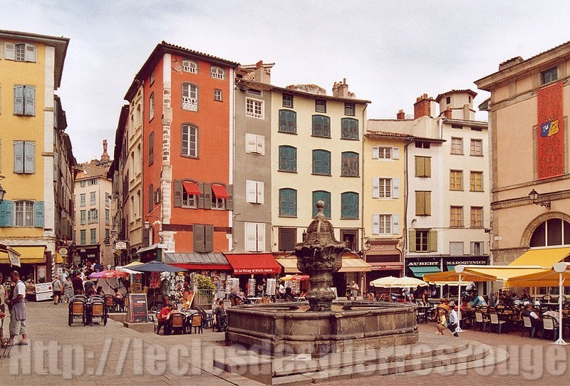 Le puy en velay (photo :le départ du GR 65)